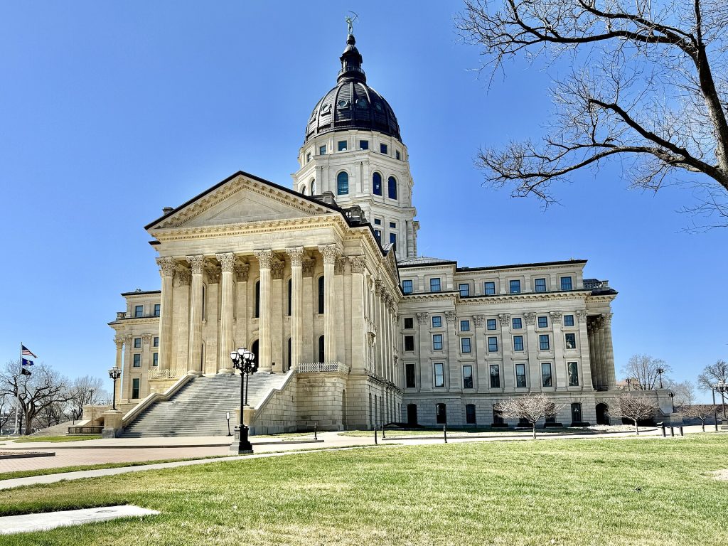 Kansas GOP Drops Effort to Redraw Congressional Map Before 2026 Midterms